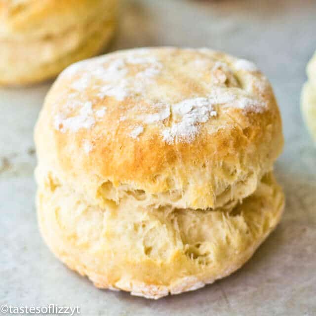Buttermilk Biscuits {Amish Style Easy Homemade Biscuit Recipe}