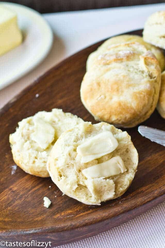 Buttermilk Biscuits {Amish Style Easy Homemade Biscuit Recipe}