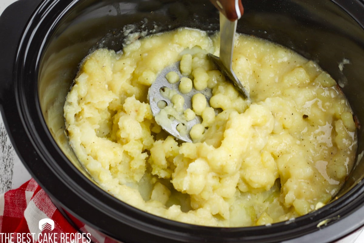 Slow Cooker Garlic Mashed Potatoes Recipe with Cheddar Cheese