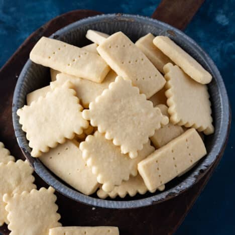 Shortbread Cookie Recipe - Tastes of Lizzy T