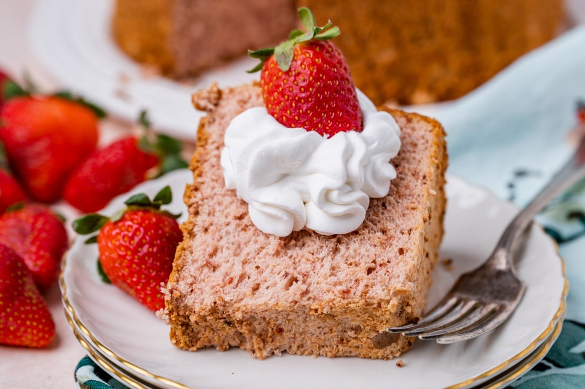 Strawberry Angel Food Cake Recipe