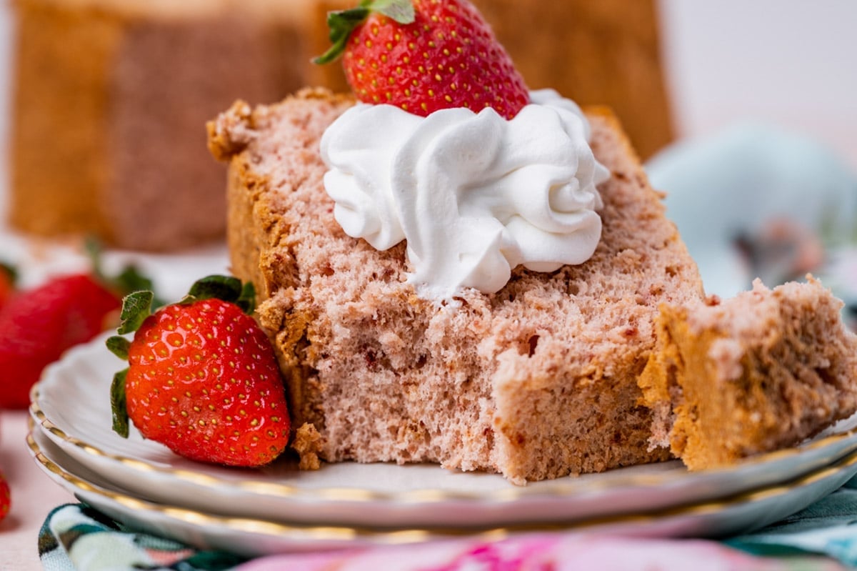Strawberry Angel Food Cake Recipe